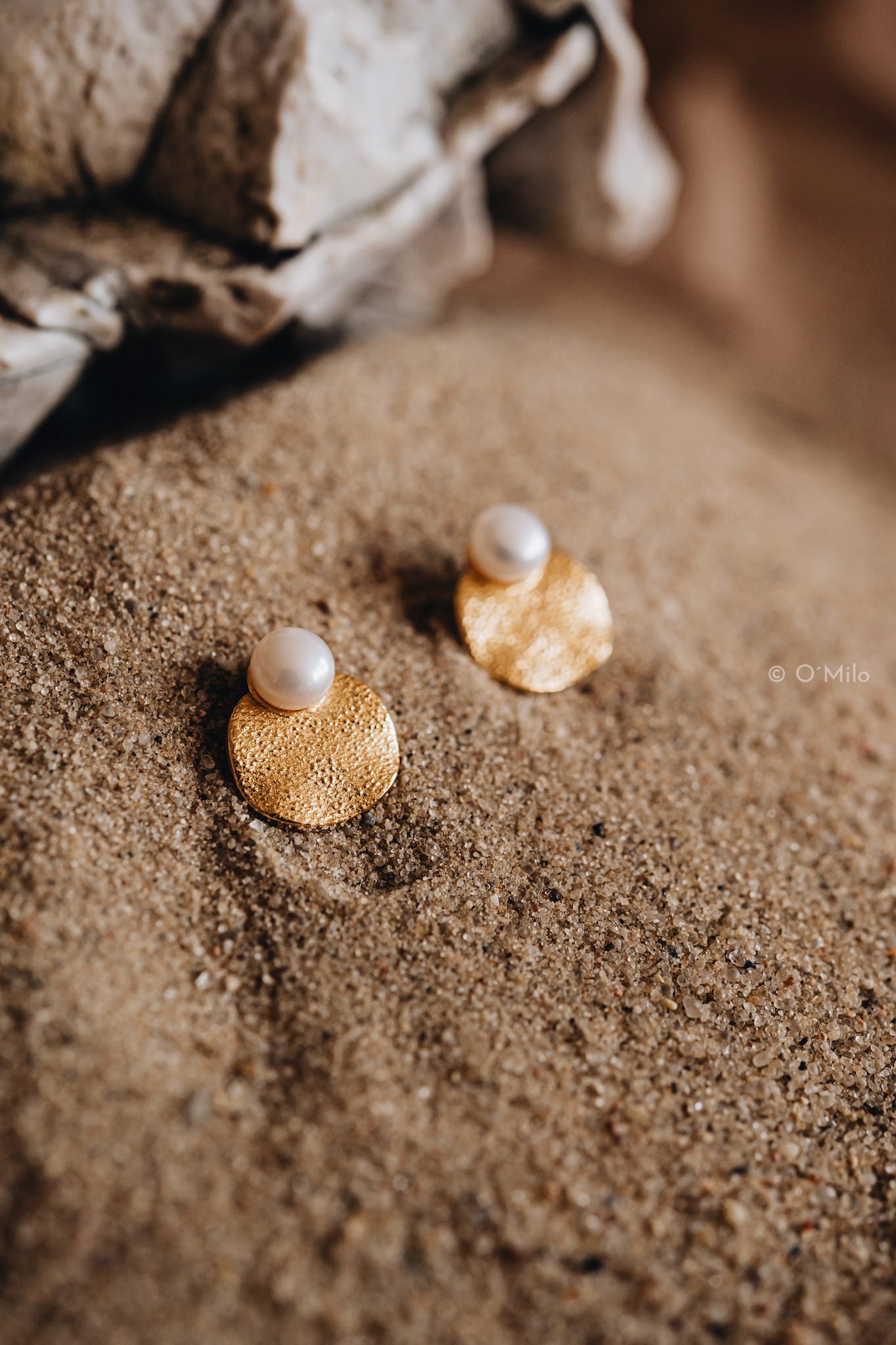 Textured Disc Pearl Studs. Mira • O'Milo