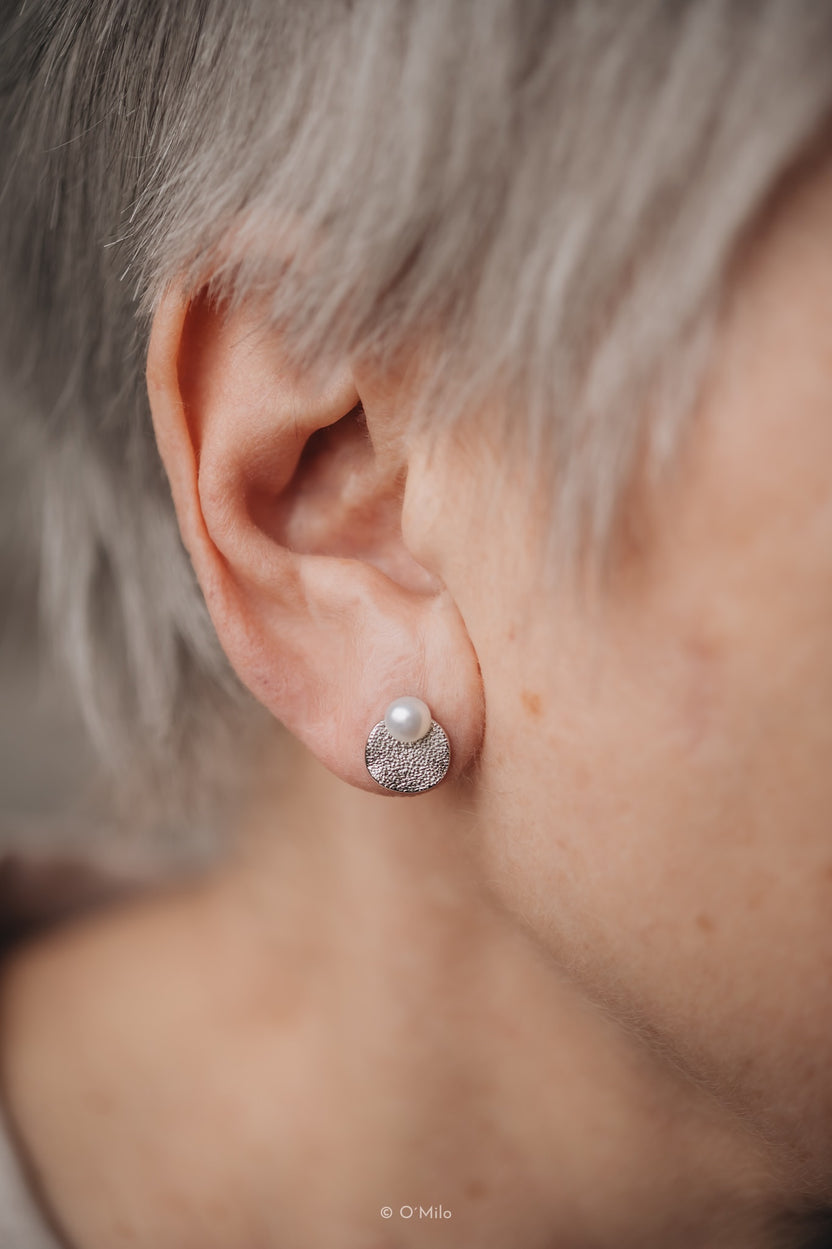 Textured Disc Pearl Studs. Mira • O'Milo